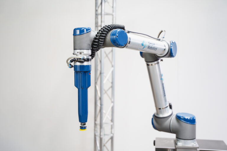 What is a Pick & Place Robot? Types, Benefits, and Uses