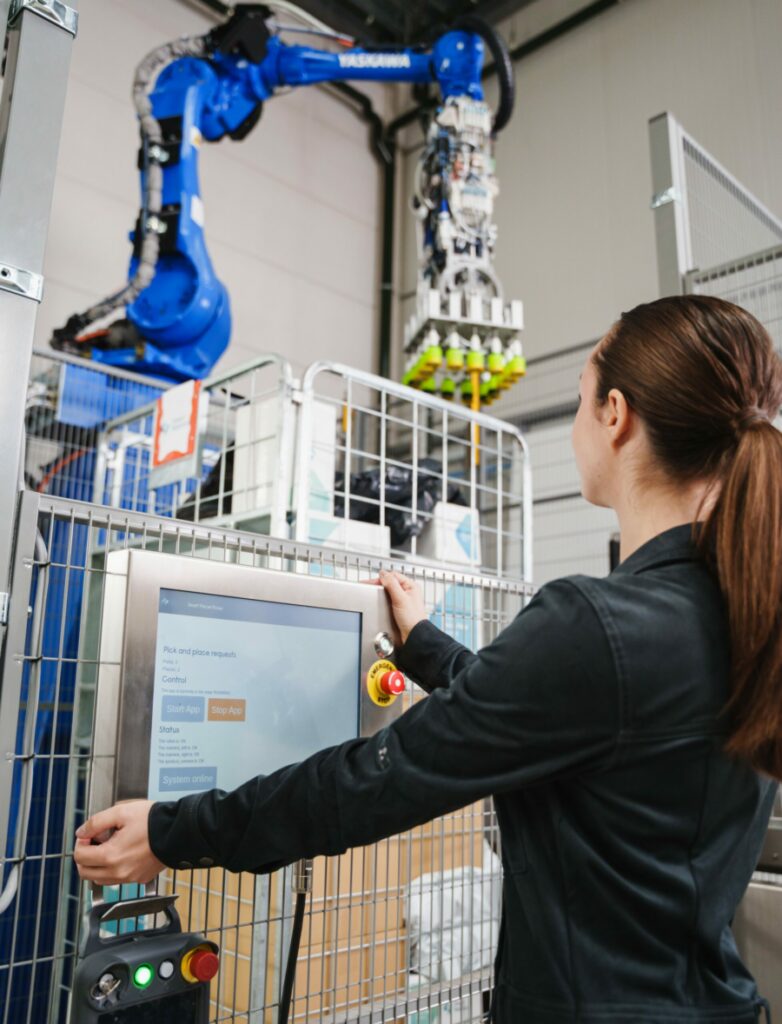 Smart Robotics - Trusted Palletizing & Robotic Picking Solutions